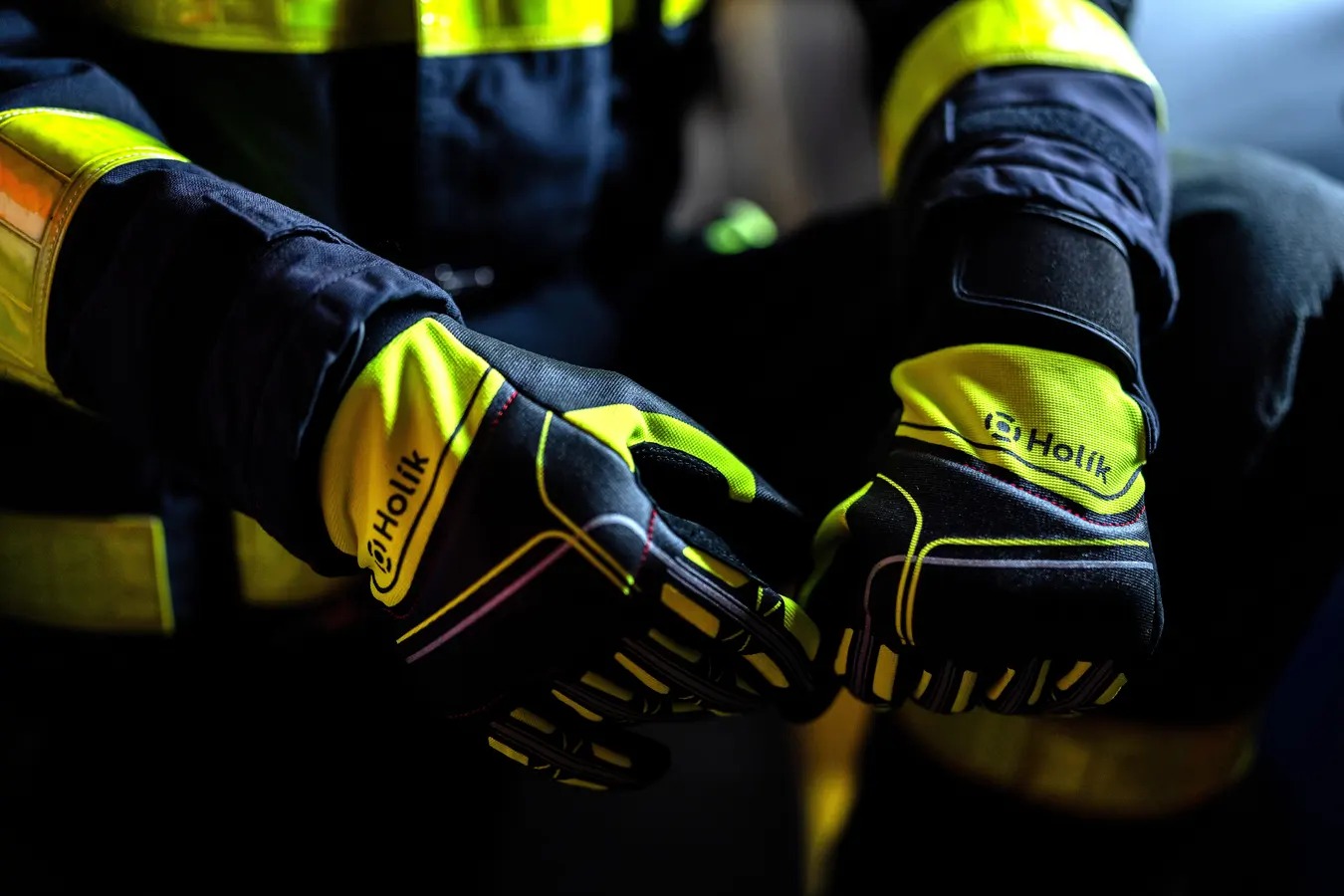 Holík International: Comprehensive offer from gloves to suits for ...