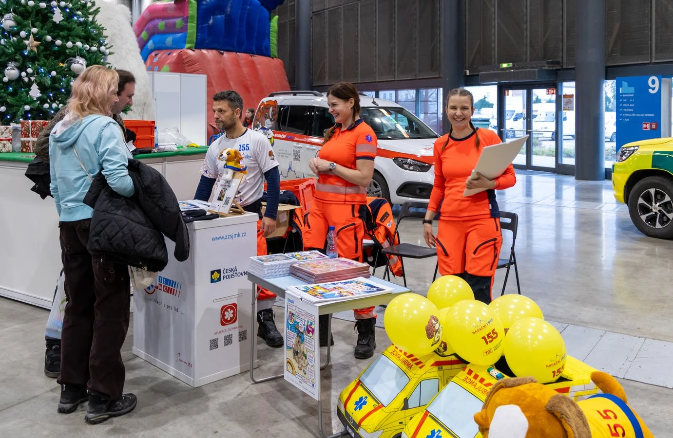 Záchranáři ze ZZS Jihomoravského kraje budou prodávat kalendář na ...